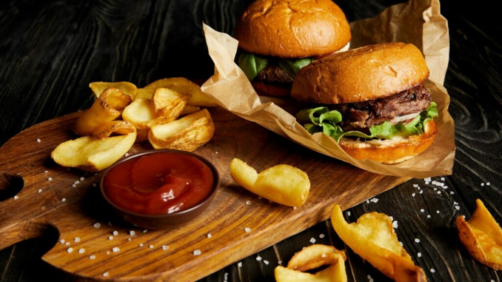 Adolescents et fast food : les risques cachés d’une addiction culinaire ...